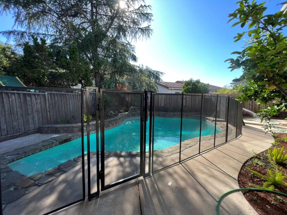 Guard the Swimming Pool - Professional Fence - Baby Barrier® Pool Fence ...