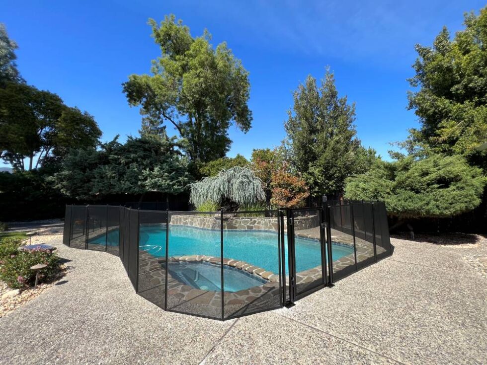 High-Quality Pool Fences Gates - Baby Barrier® Pool Fence of San Jose