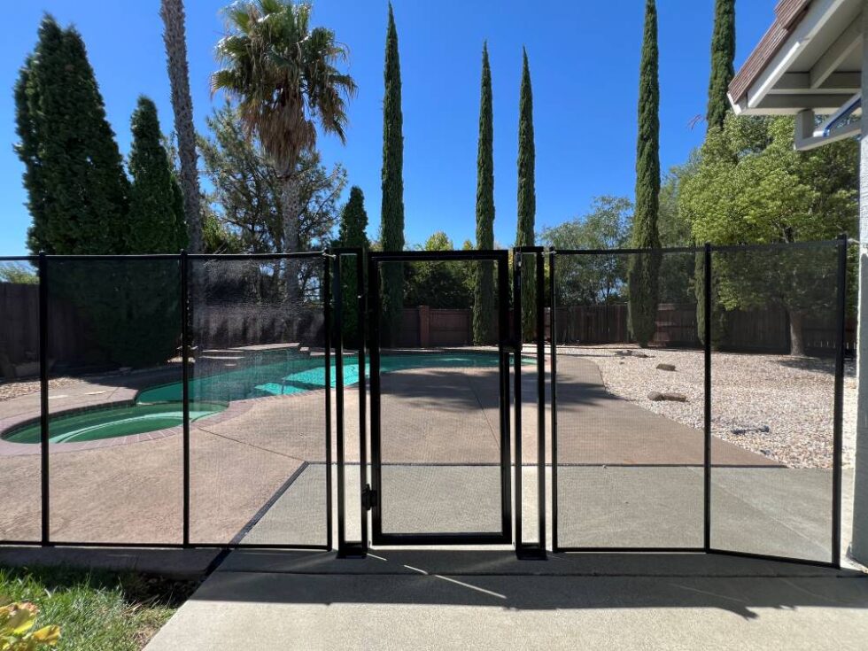 Choose a High-Quality Pool Fence Gate - Baby Barrier® Pool Fence of San ...