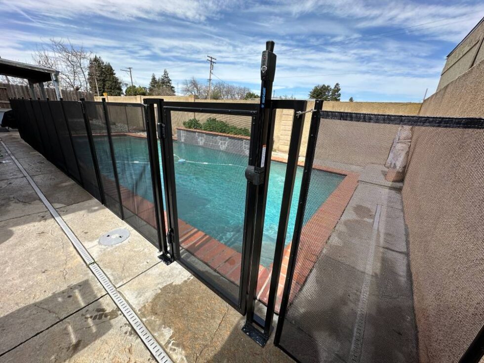 Baby Barrier® Pool Fence Self-Closing Gates - Baby Barrier® Pool Fence ...
